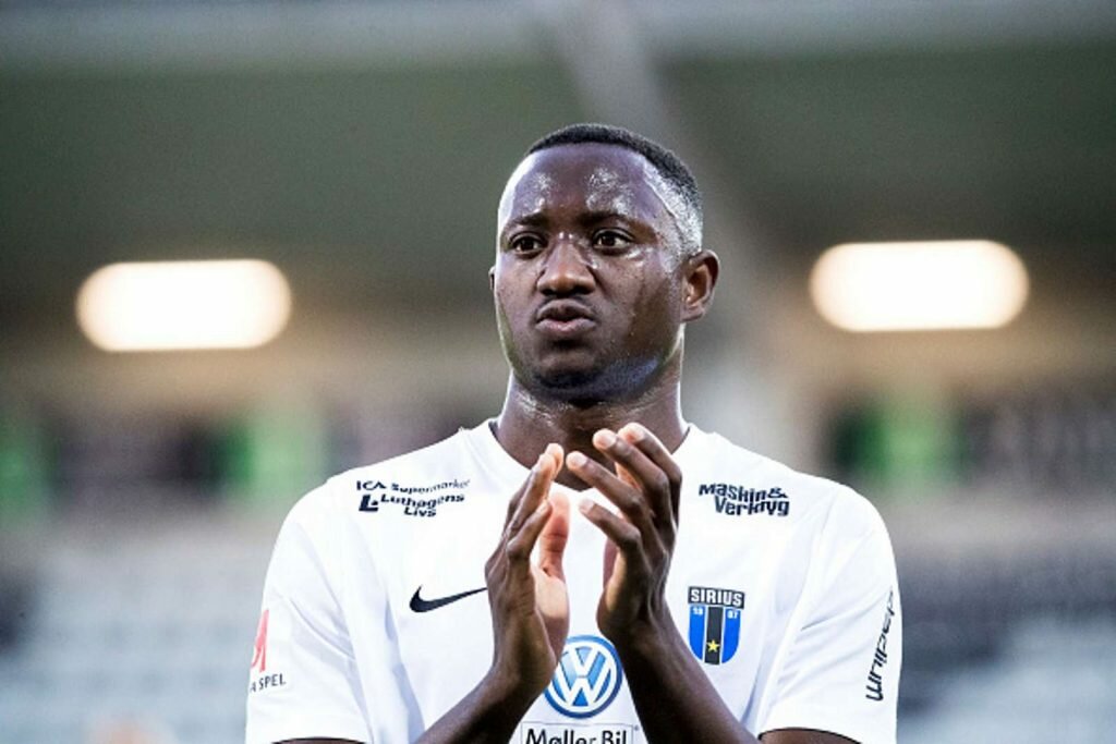 Moses Ogbu Receives Encouragement For Better Fortune Outside Grimsby ...